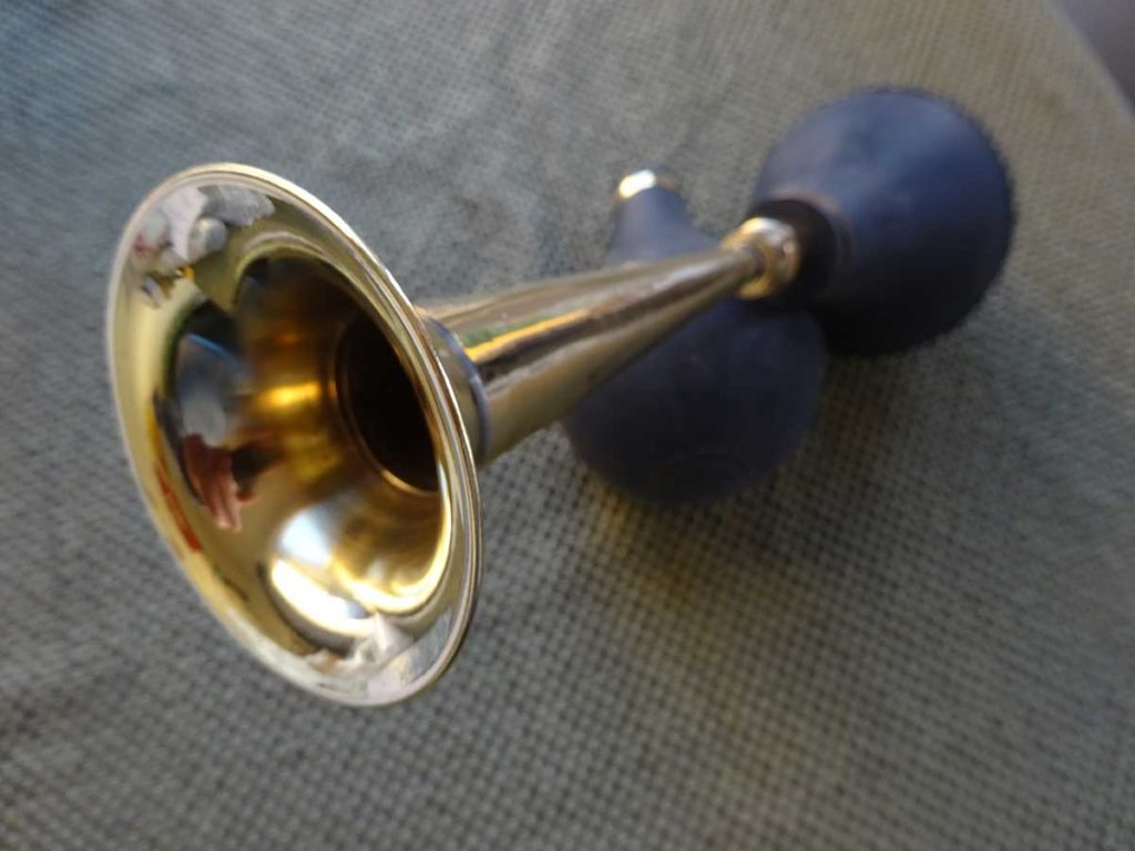 12" Straight Two-Toned Horn (More Photos) - SqueezeHorns.com
