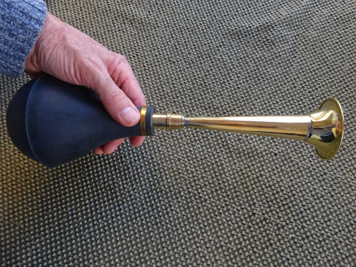 12" Straight Two-Toned Horn (More Photos) - SqueezeHorns.com