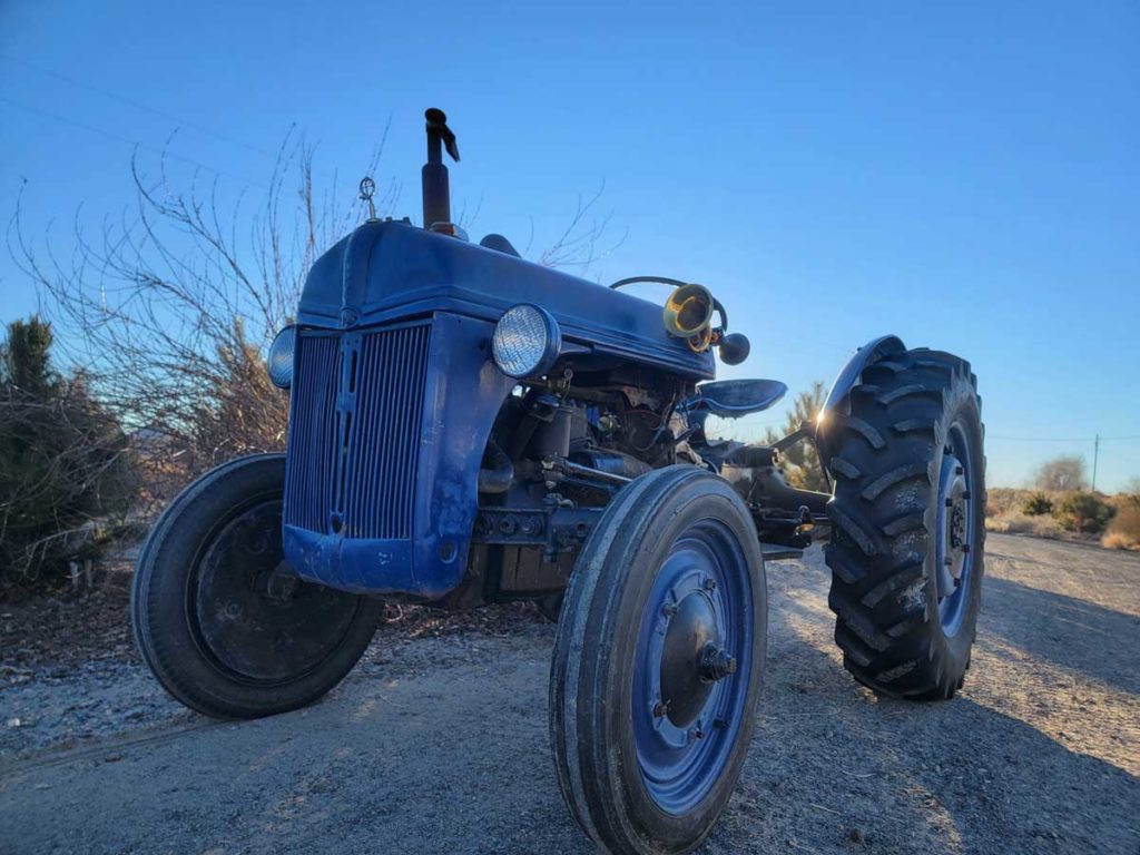 Nevada Tractor - SqueezeHorns.com